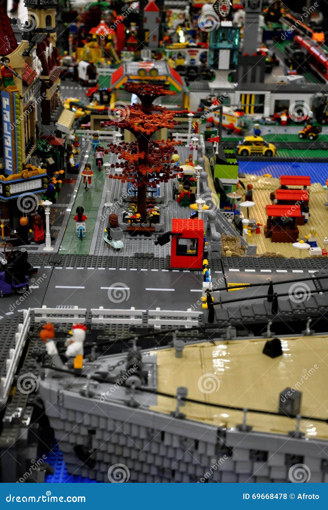 LEGO-stad redactionele stock foto. Image of bouw, kinderen - 69668478