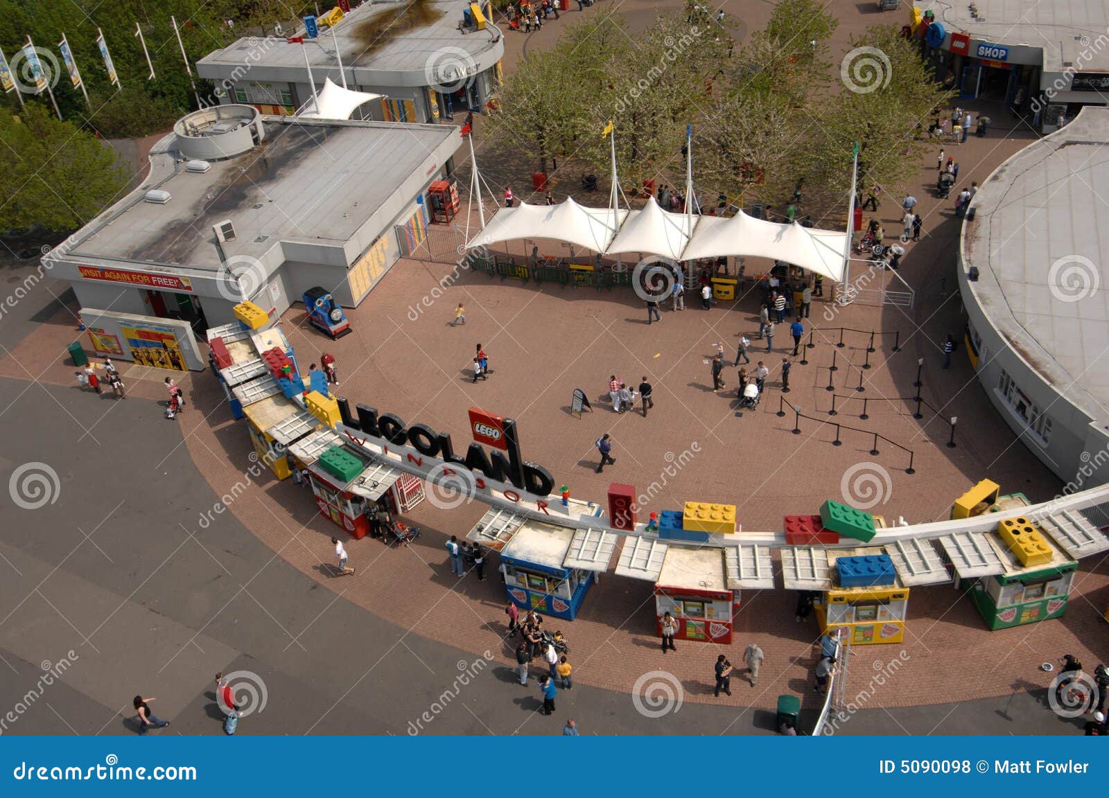 Legoland Windsor editorial stock photo. Image of people - 5090098