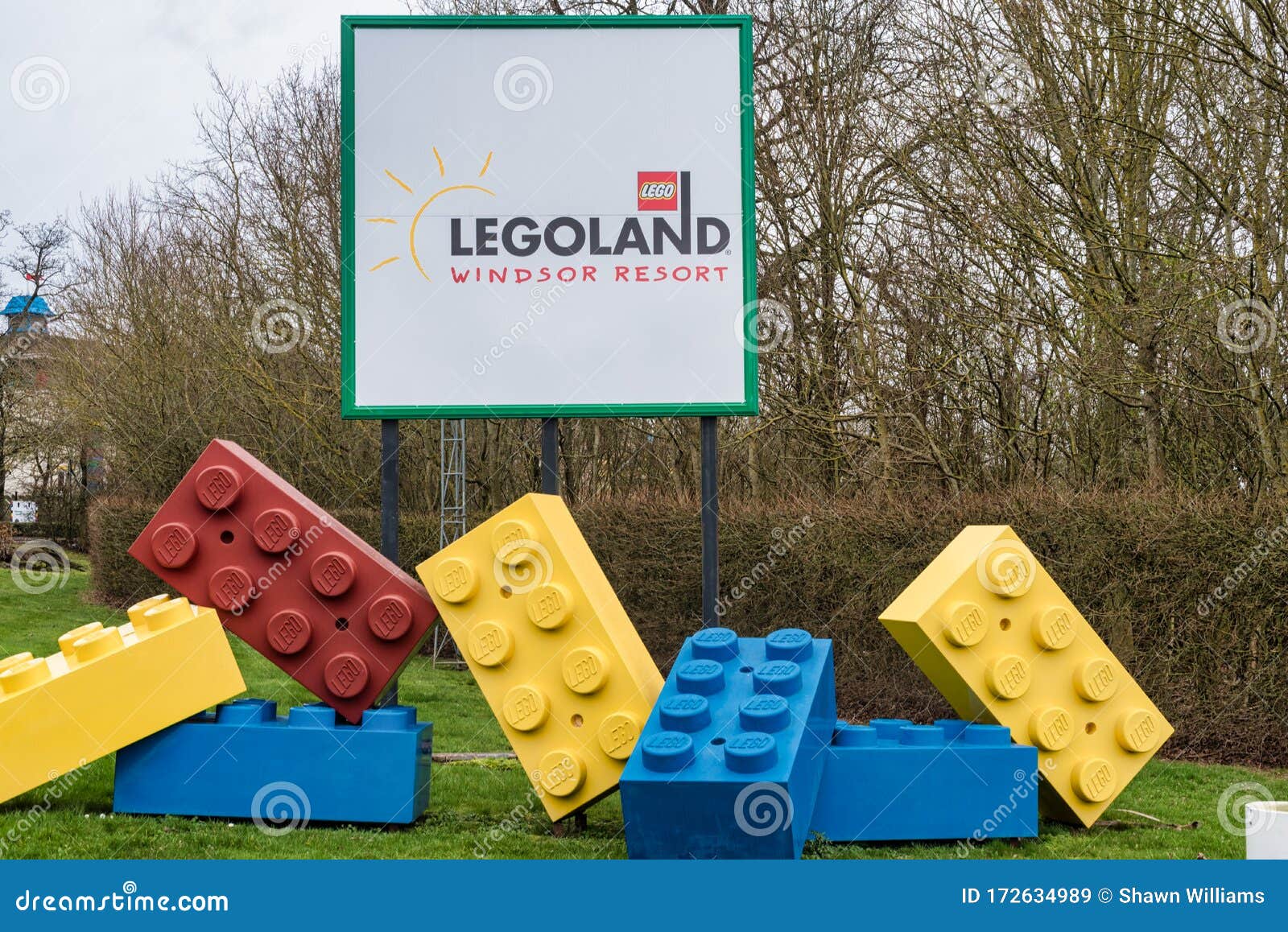 Legoland Windsor editorial stock image. Image of attraction - 172634989