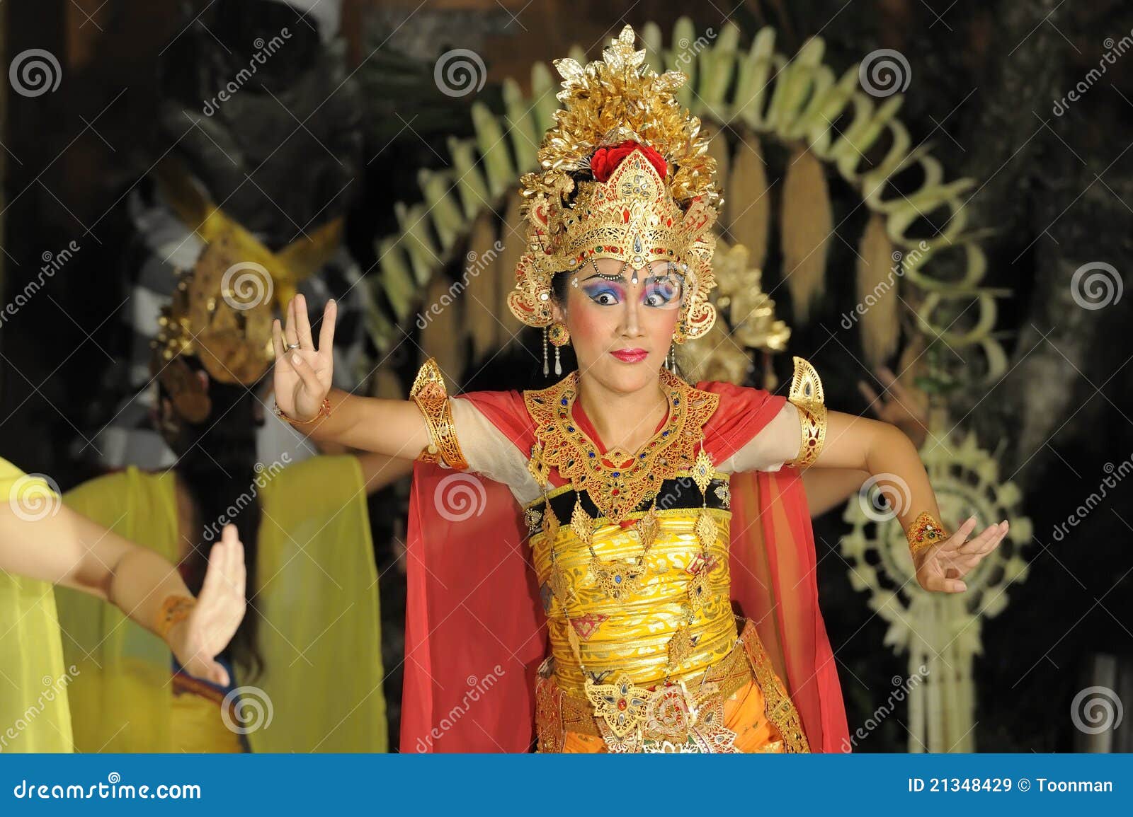 Legong and barong dance editorial stock image. Image of stage - 21348429