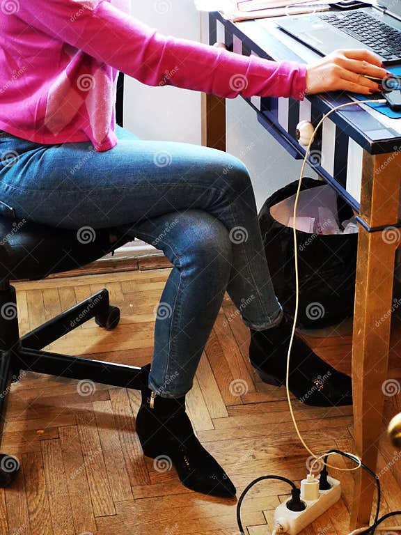 Legs of Woman Dressed at the Office Stock Image - Image of computer ...