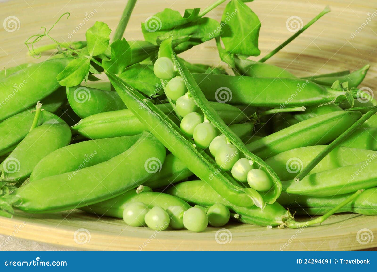 Legumi fresh pods and peas stock image. Image of open - 24294691
