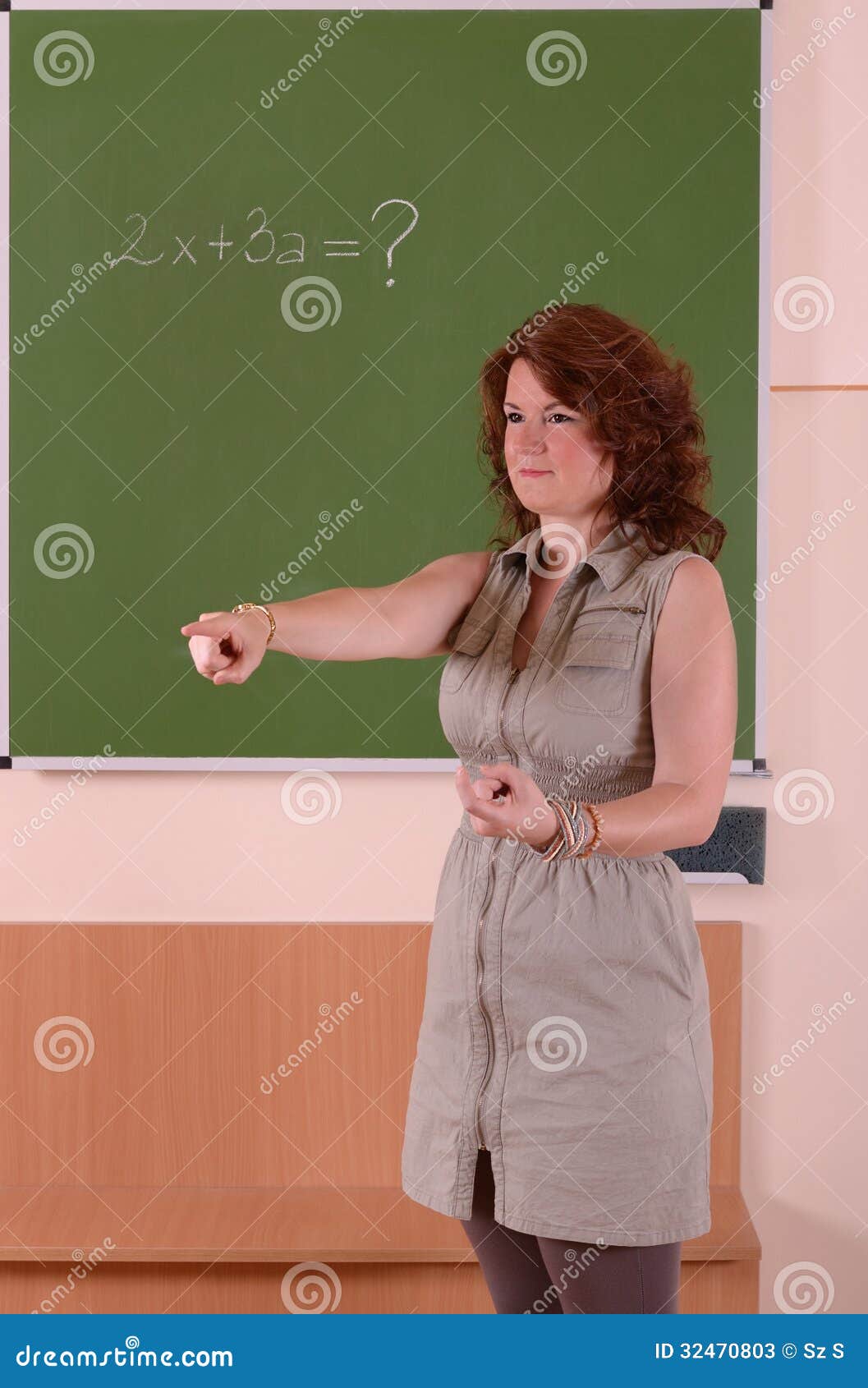 Lehrer, Der Den Studenten Zeigt Stockbild - Bild von lektionen ...