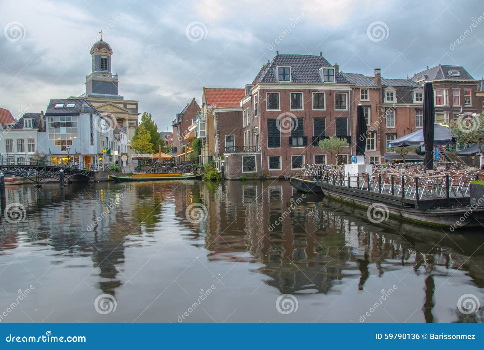 Leiden editorial photo. Image of clouds, reflection, street - 59790136