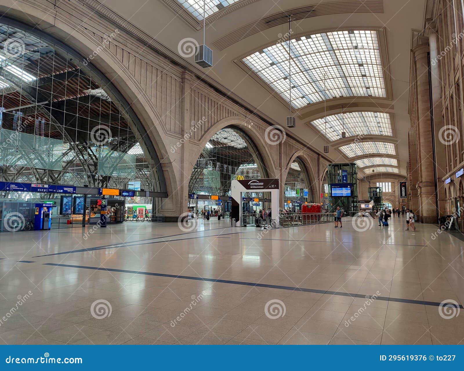 Leipzig Central Station editorial photo. Image of vertical - 295619376