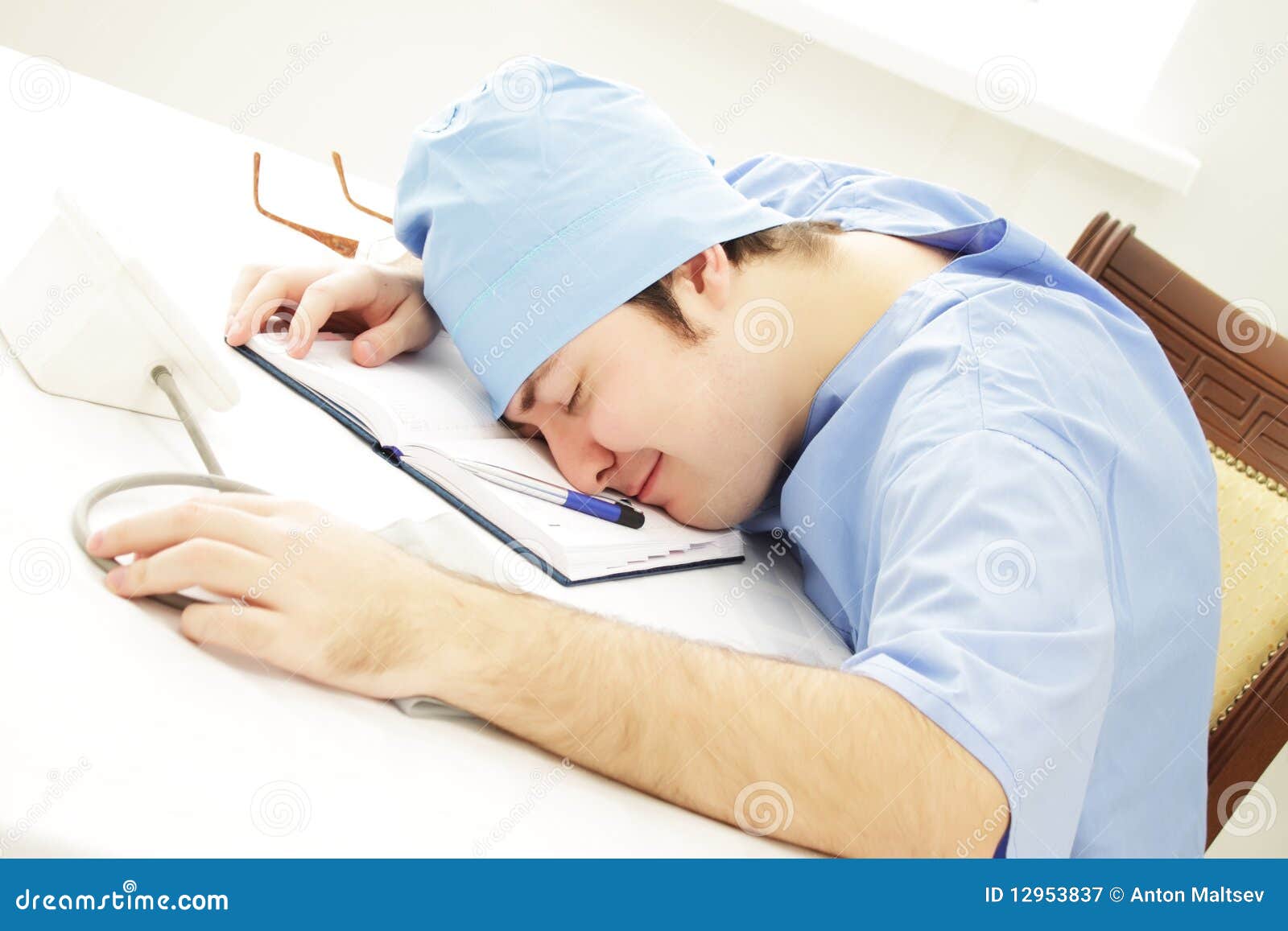 Lekarka obraz stock. Obraz złożonej z bryła, medyczny - 12953837