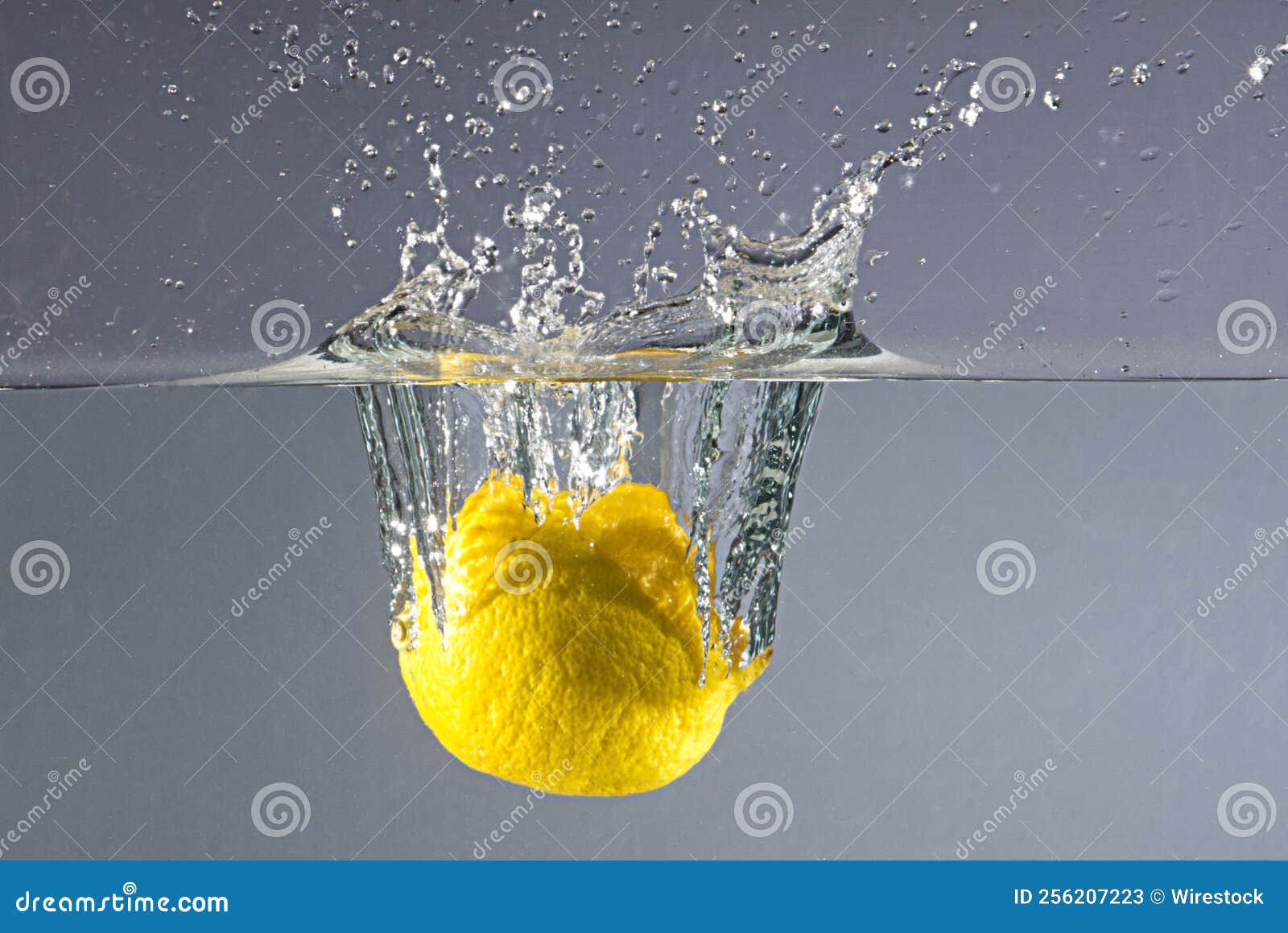 Lemon Splashing in the Water Stock Image - Image of yellow, refreshment ...