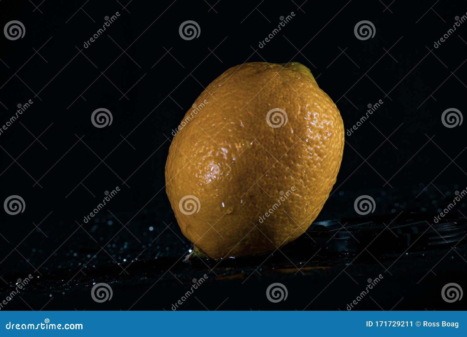 Lemon in Studio on Black Background Stock Image - Image of food, yellow ...