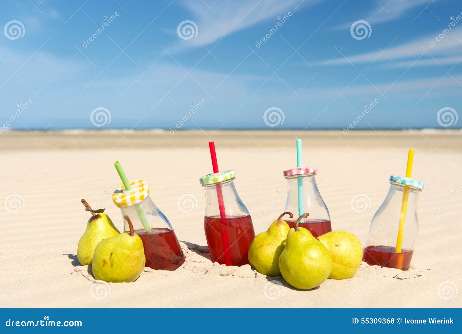 Lemonade and Fruit at the Beach Stock Photo - Image of drinking, fresh ...