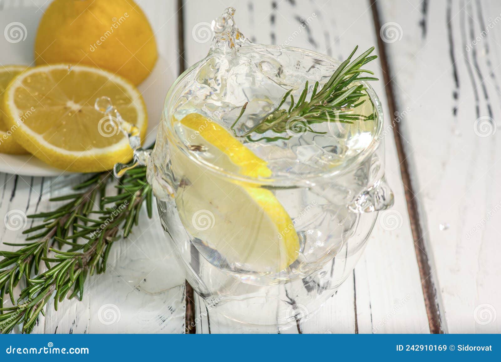 Lemonade Splash in Drinking Glass Stock Image - Image of liquid, glass ...