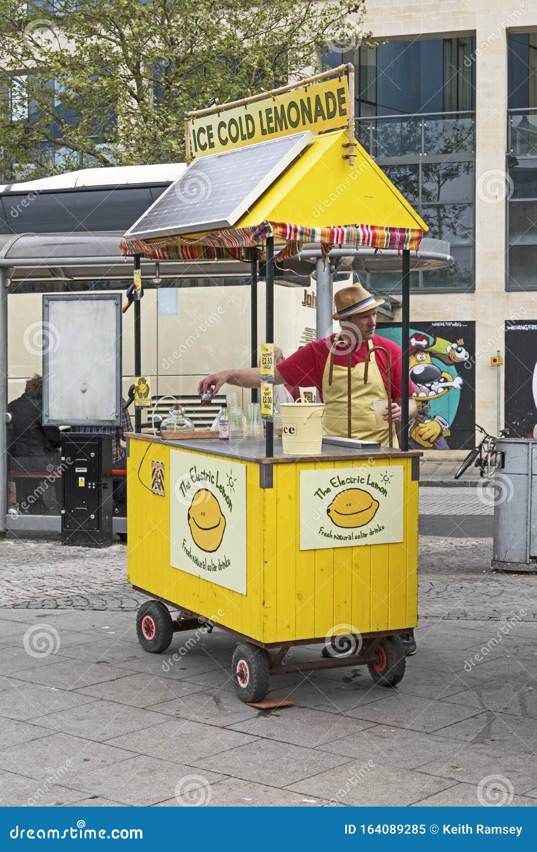 Lemonade Stall editorial image. Image of drink, united - 164089285