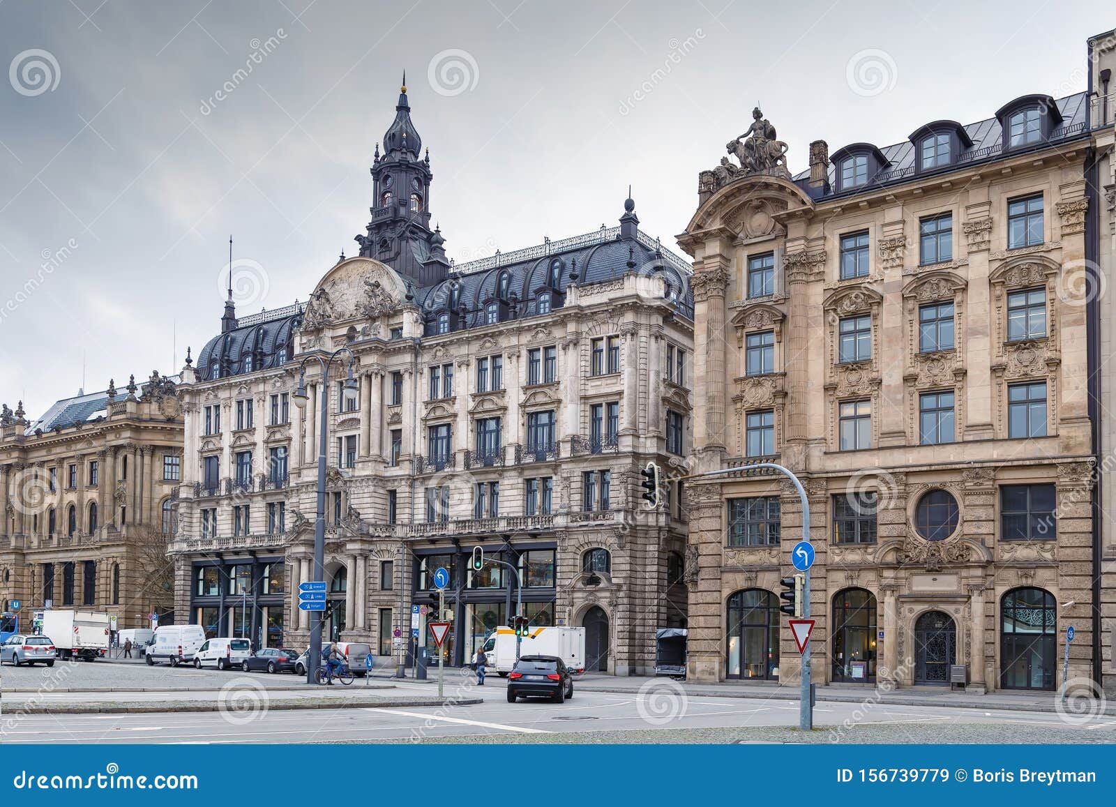 Lenbachplatz in Munich, Germany Editorial Stock Image - Image of ...