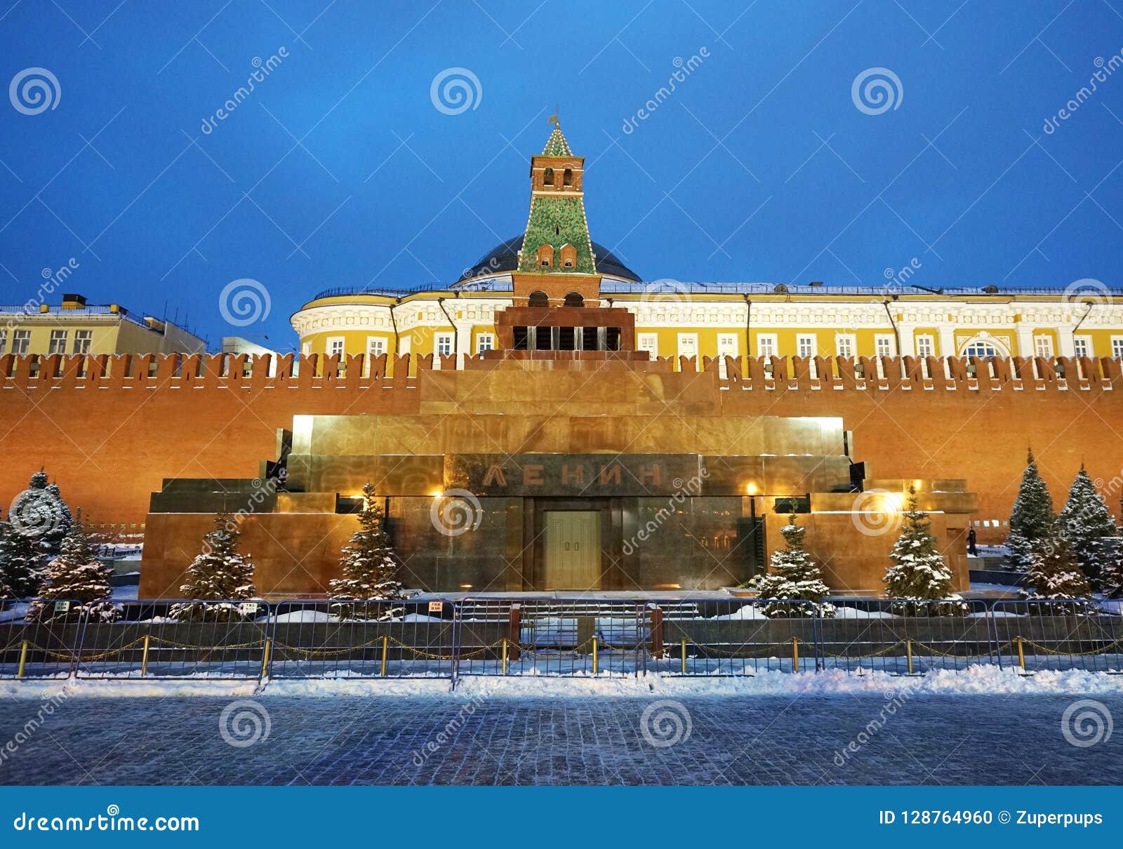 Lenin Mausoleum in Moscow O Editorial Image - Image of museum, travel ...