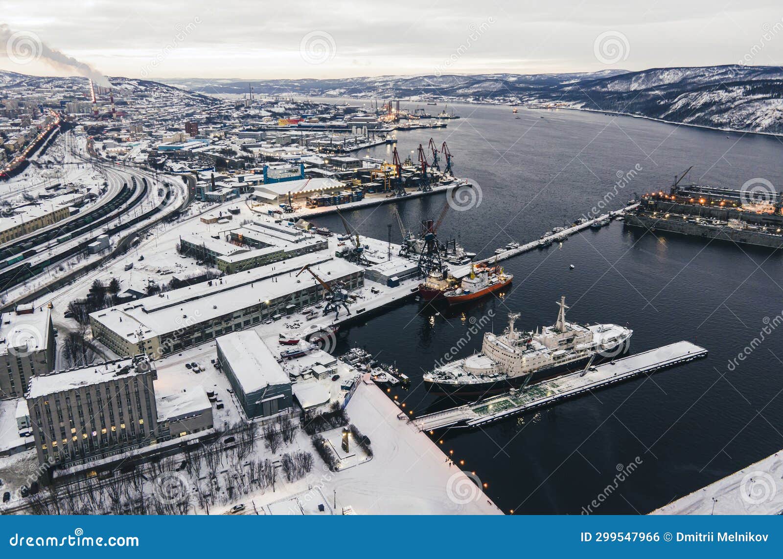 Lenin Is Soviet Nuclear-powered Icebreaker. Launched In 1957, It Was ...
