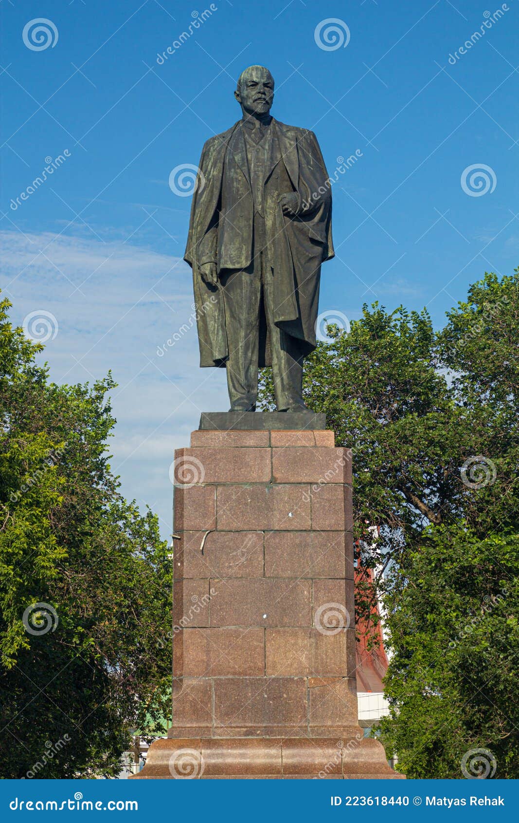 Lenin Statue Editorial Photo | CartoonDealer.com #15492683
