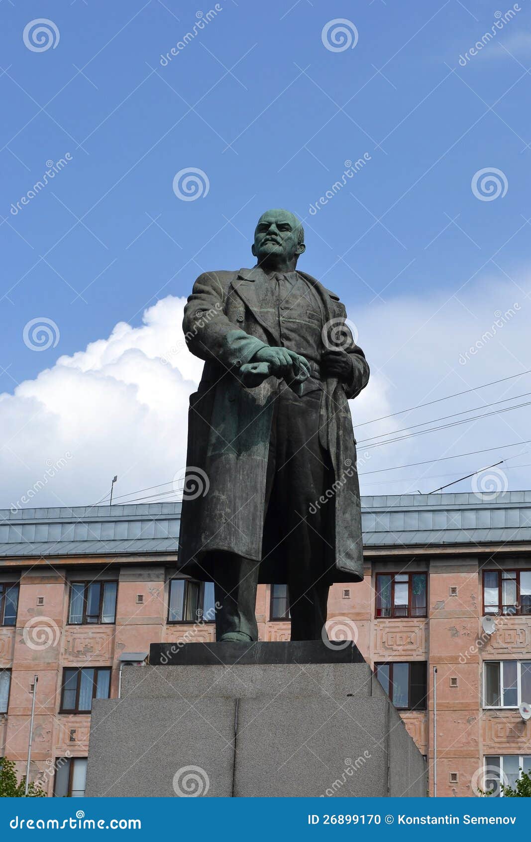 Lenin statue in Vyborg stock photo. Image of revolution - 26899170