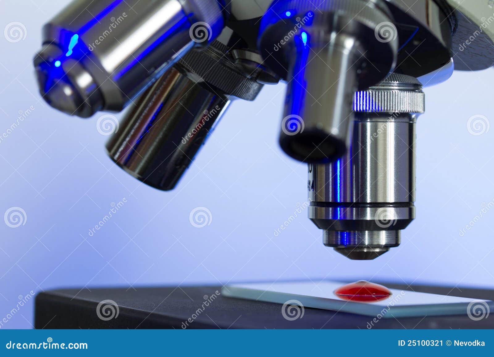 Lentilles de microscope image stock. Image du agrandissez - 25100321