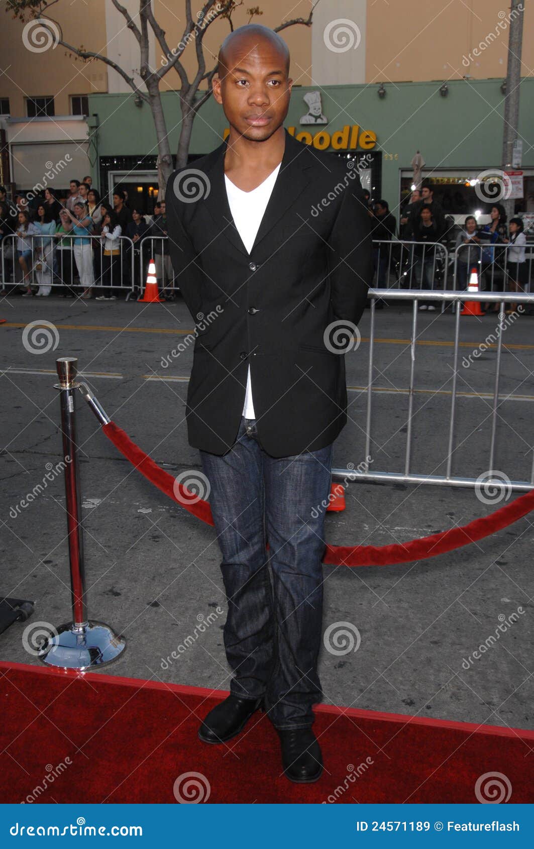 Leonard Roberts editorial stock image. Image of premiere - 24571189