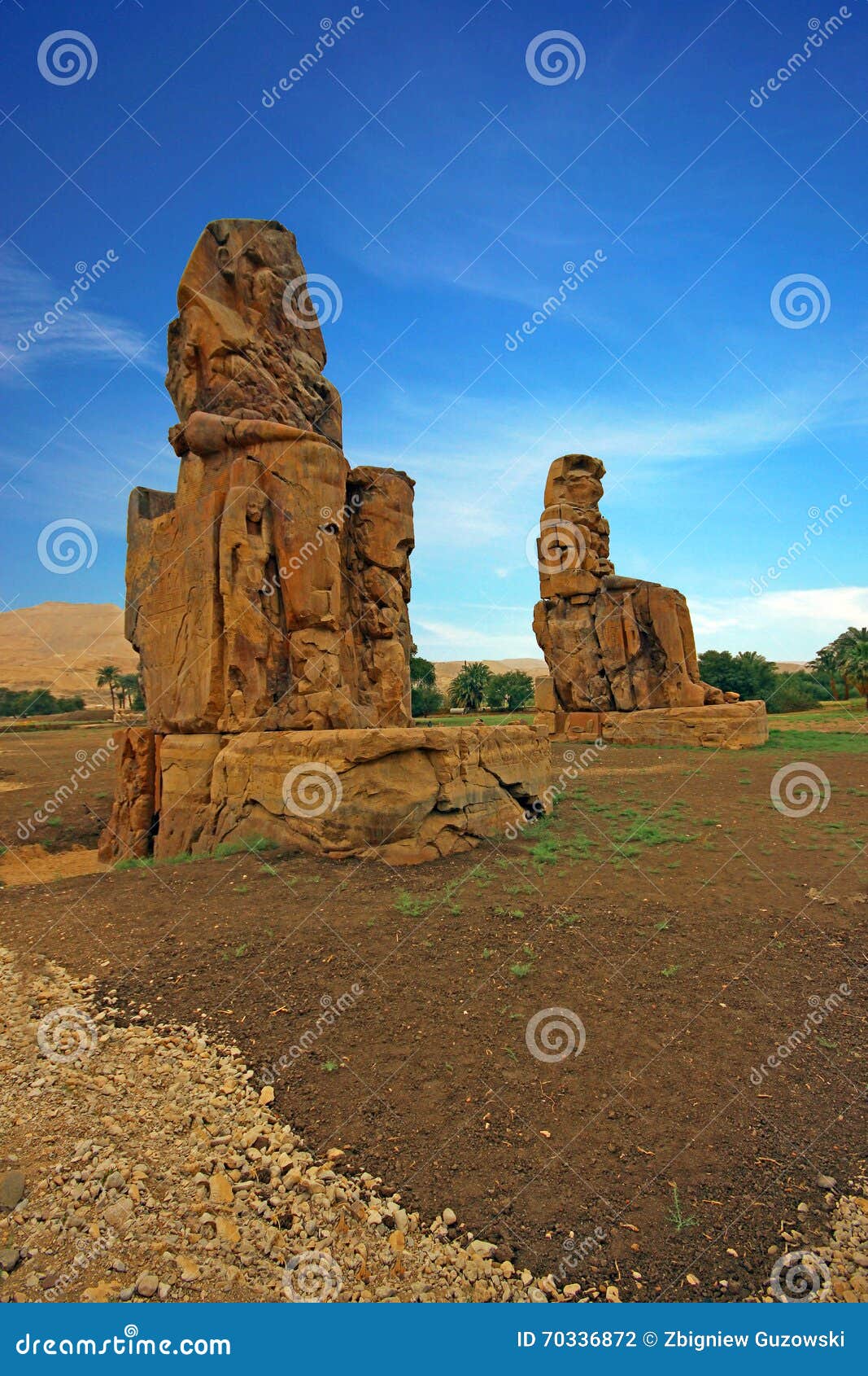 Les Colosses De Memnon, Louxor, Egypte Photo stock - Image du course ...