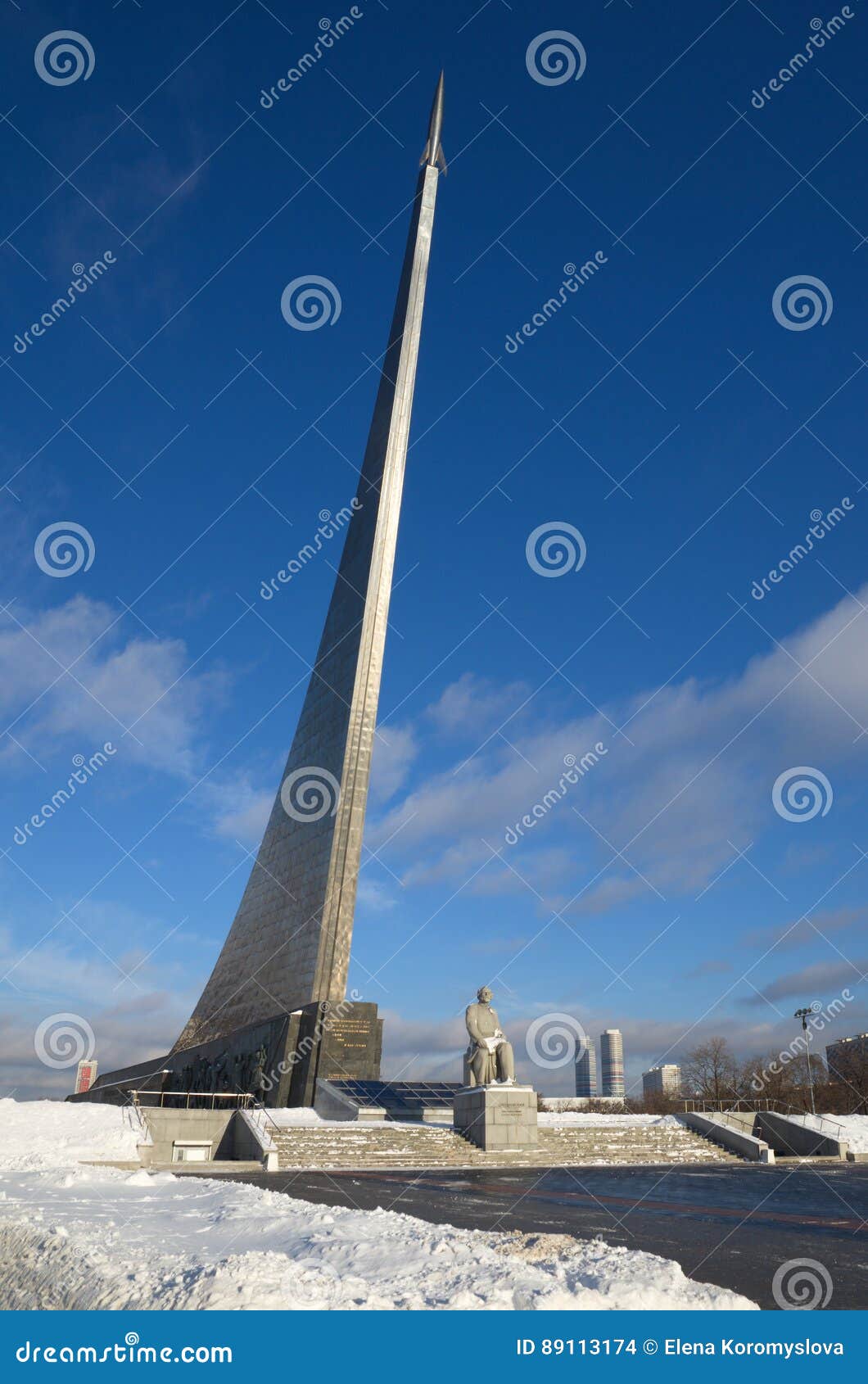 Les Conquérants De ` De Monument Du ` De L'espace, Moscou, Russie Image ...