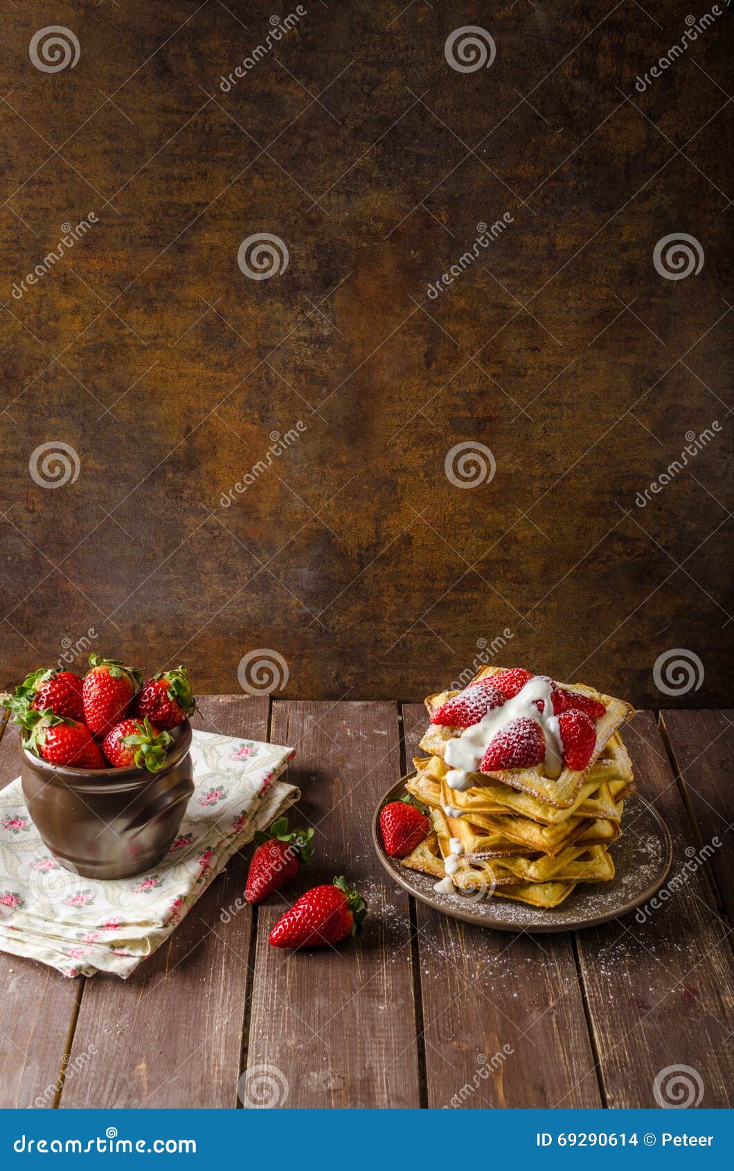 Les Gaufres Belges Originales Photo stock - Image du belge, fraises ...