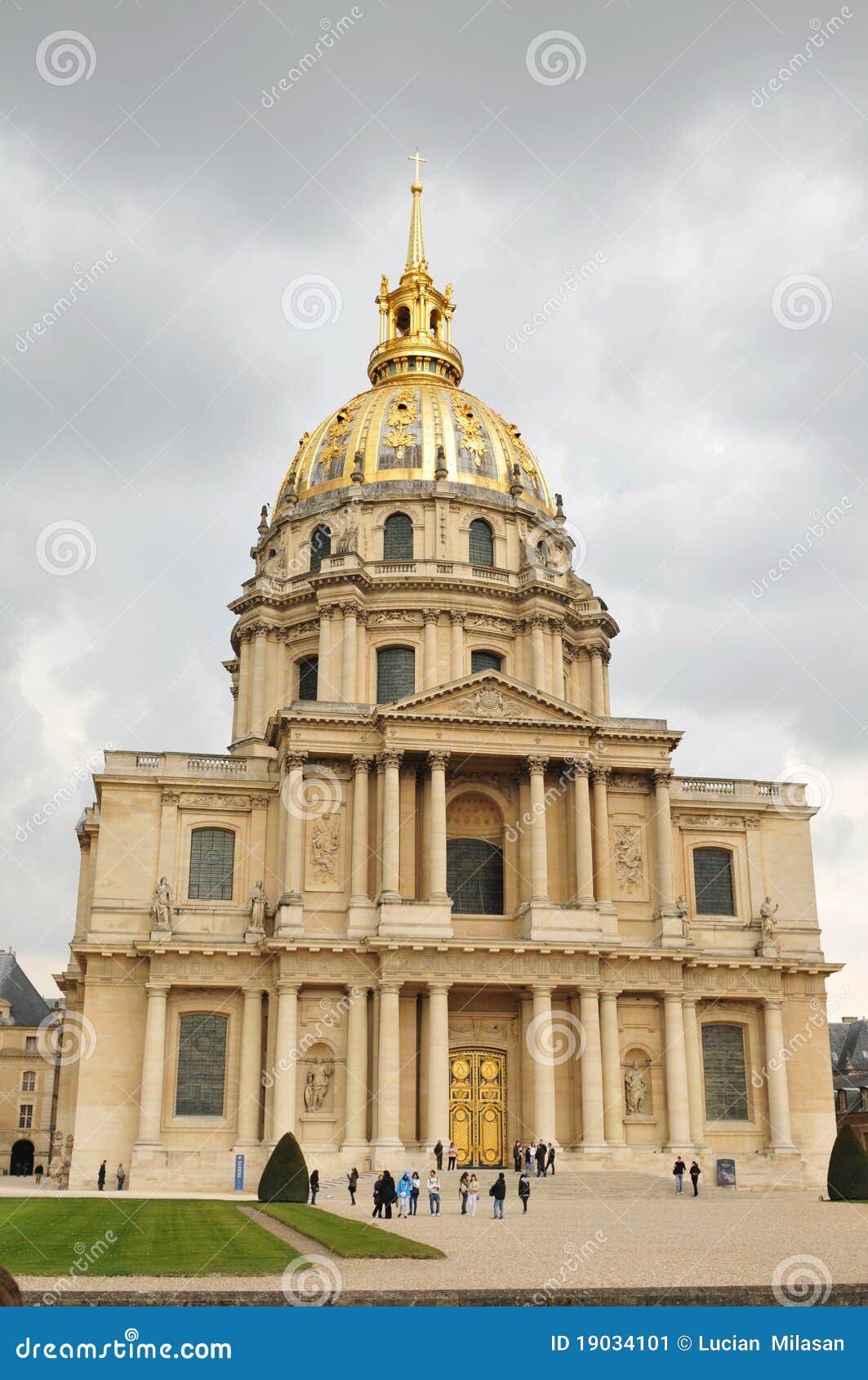 Les Invalides Dome editorial photo. Image of army, building - 19034101
