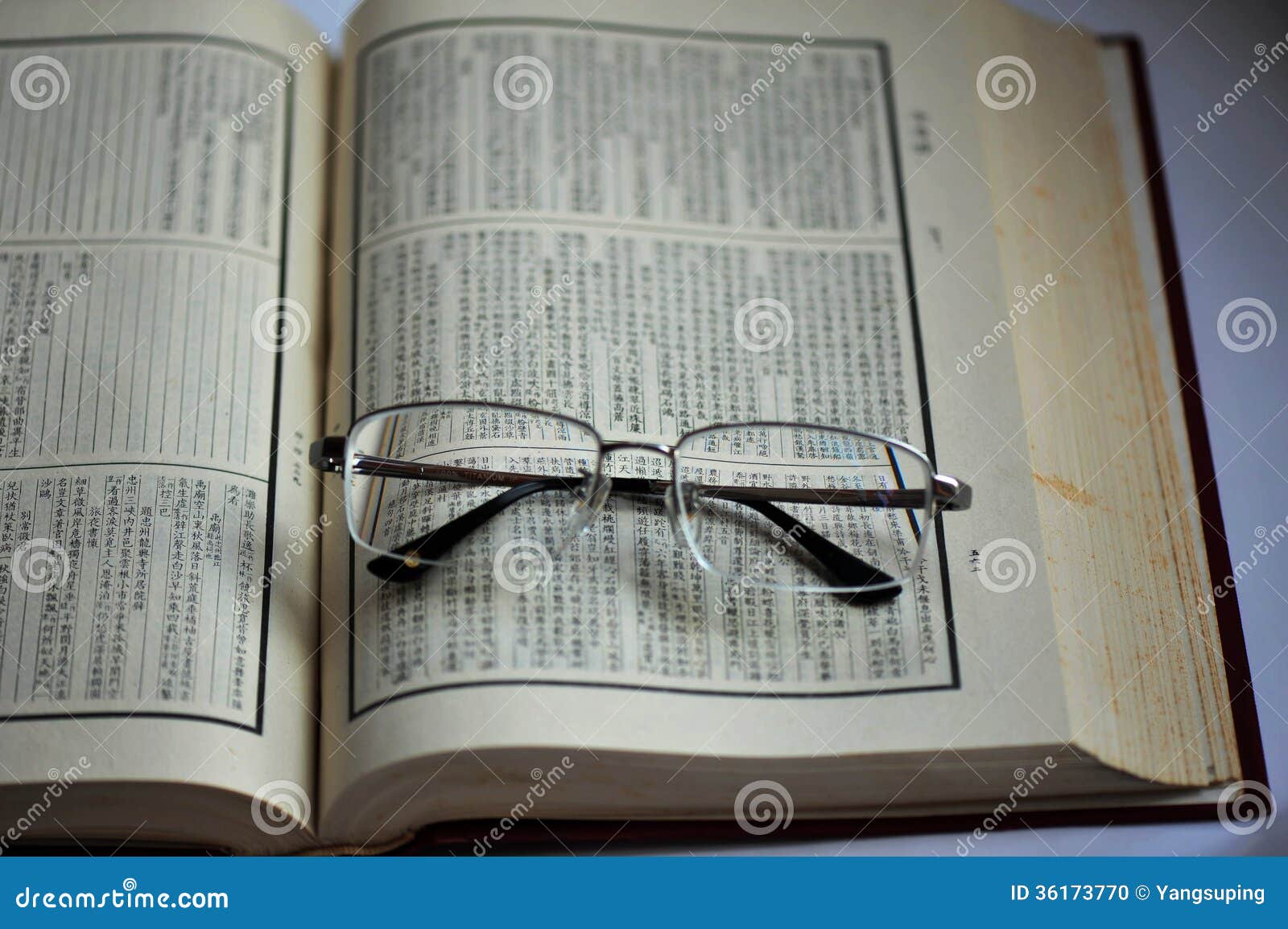 Les Livres Chinois Antiques Photo stock - Image du contexte, livre ...