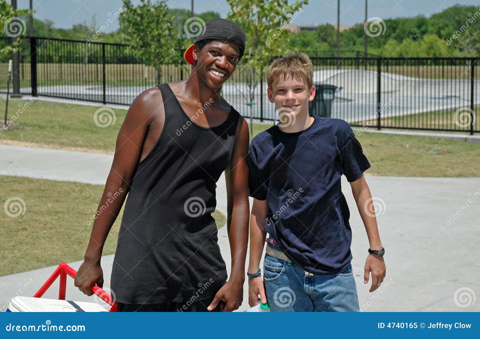 Les meilleurs copains image stock. Image du émotions, amis - 4740165