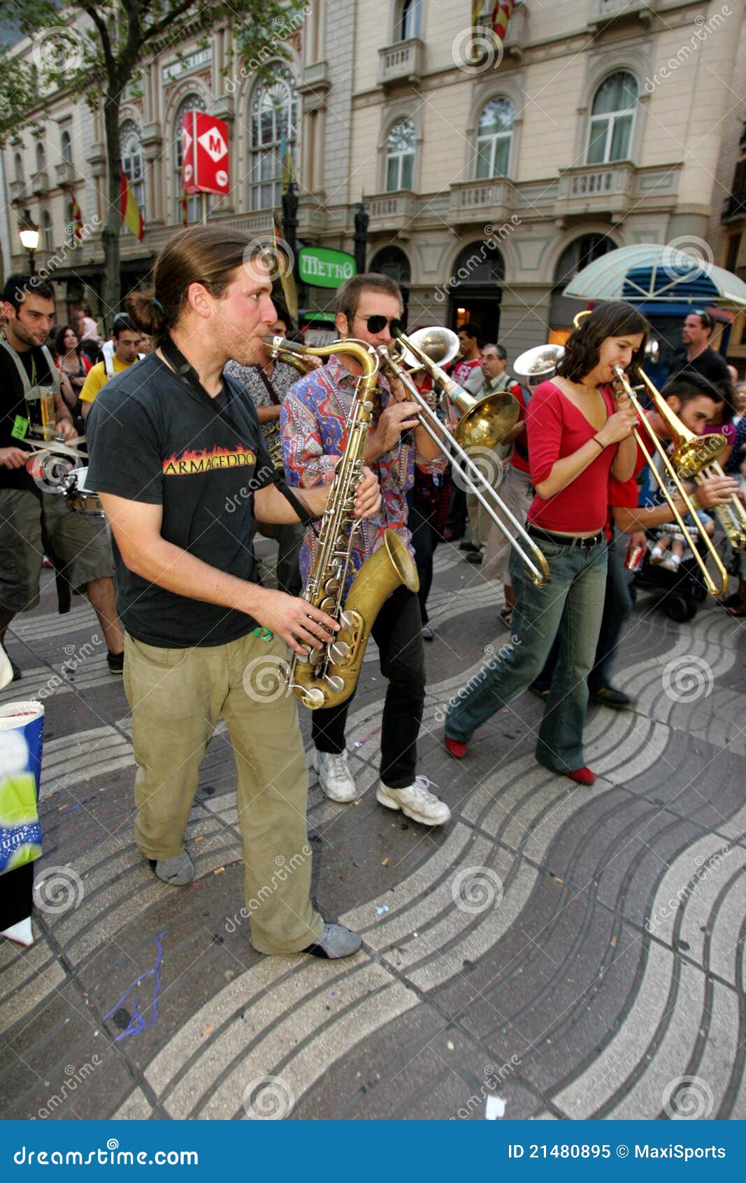 Les Ouiche Lorenea editorial image. Image of performance - 21480895