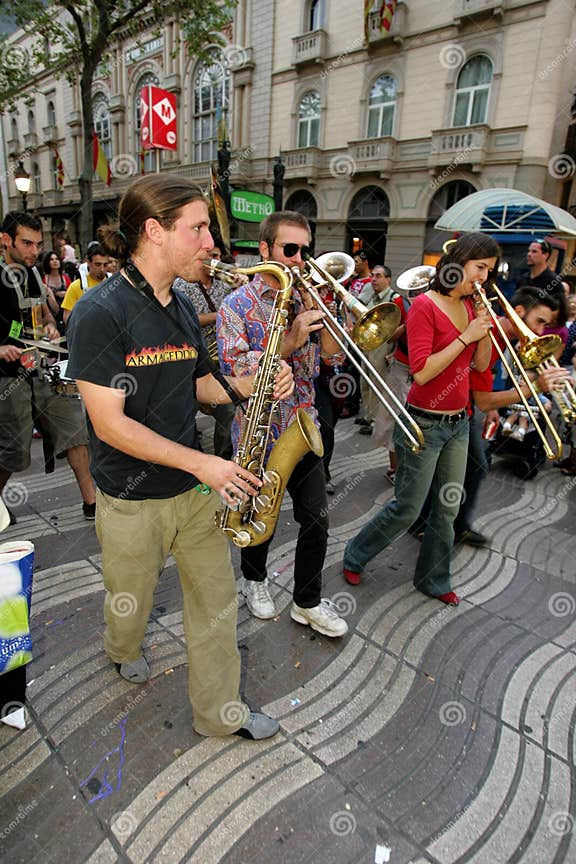 Les Ouiche Lorenea editorial image. Image of performance - 21480895