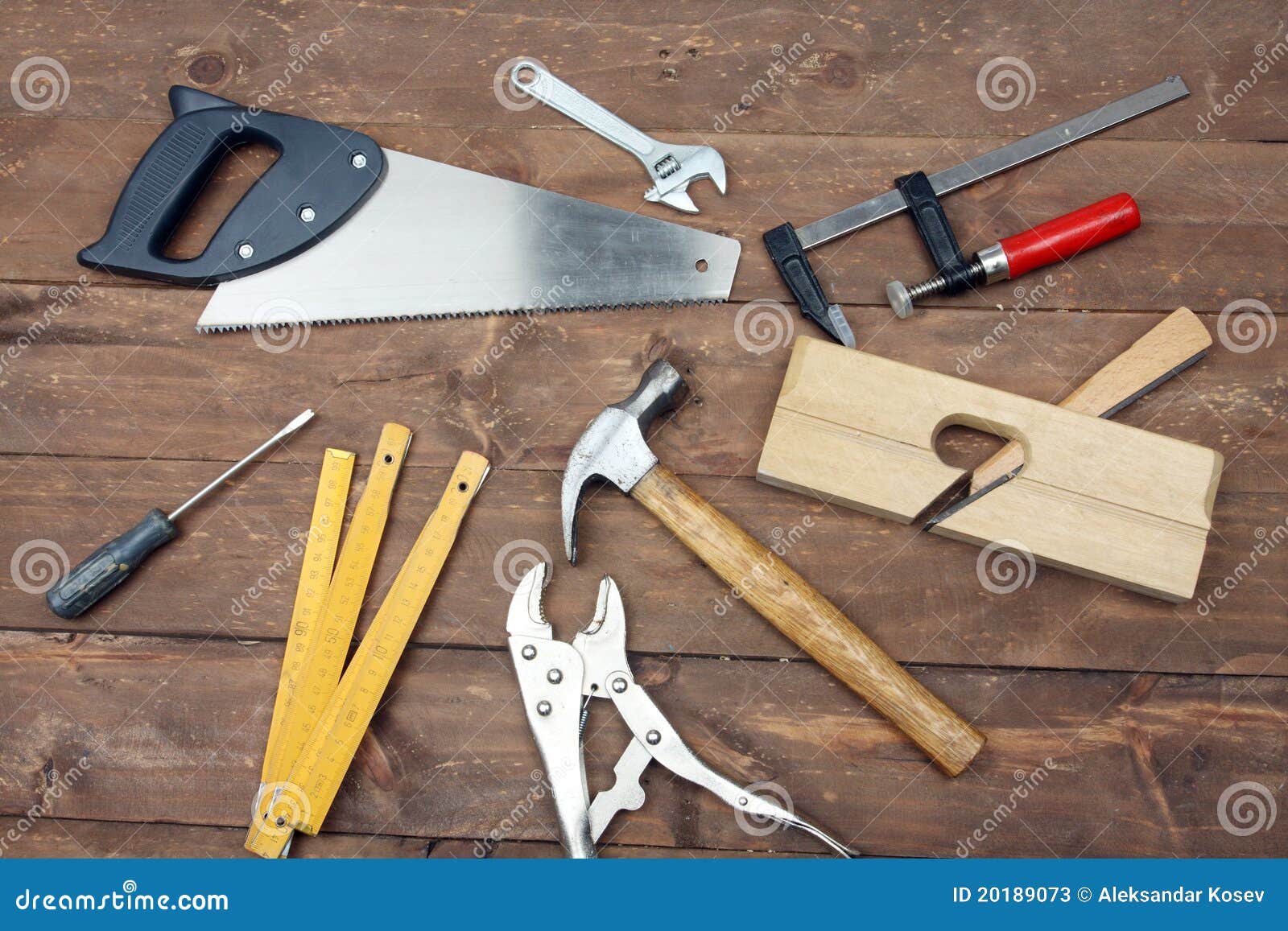 Les outils du charpentier image stock. Image du wooden - 20189073