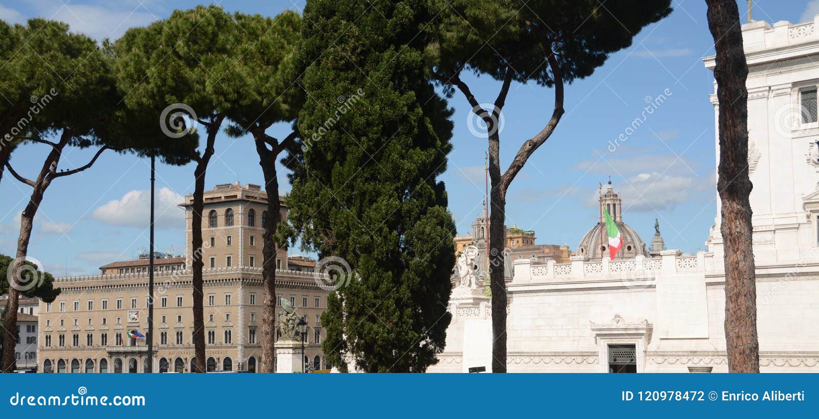 Les pins maritimes de Rome photo stock. Image du horizontaux - 120978472