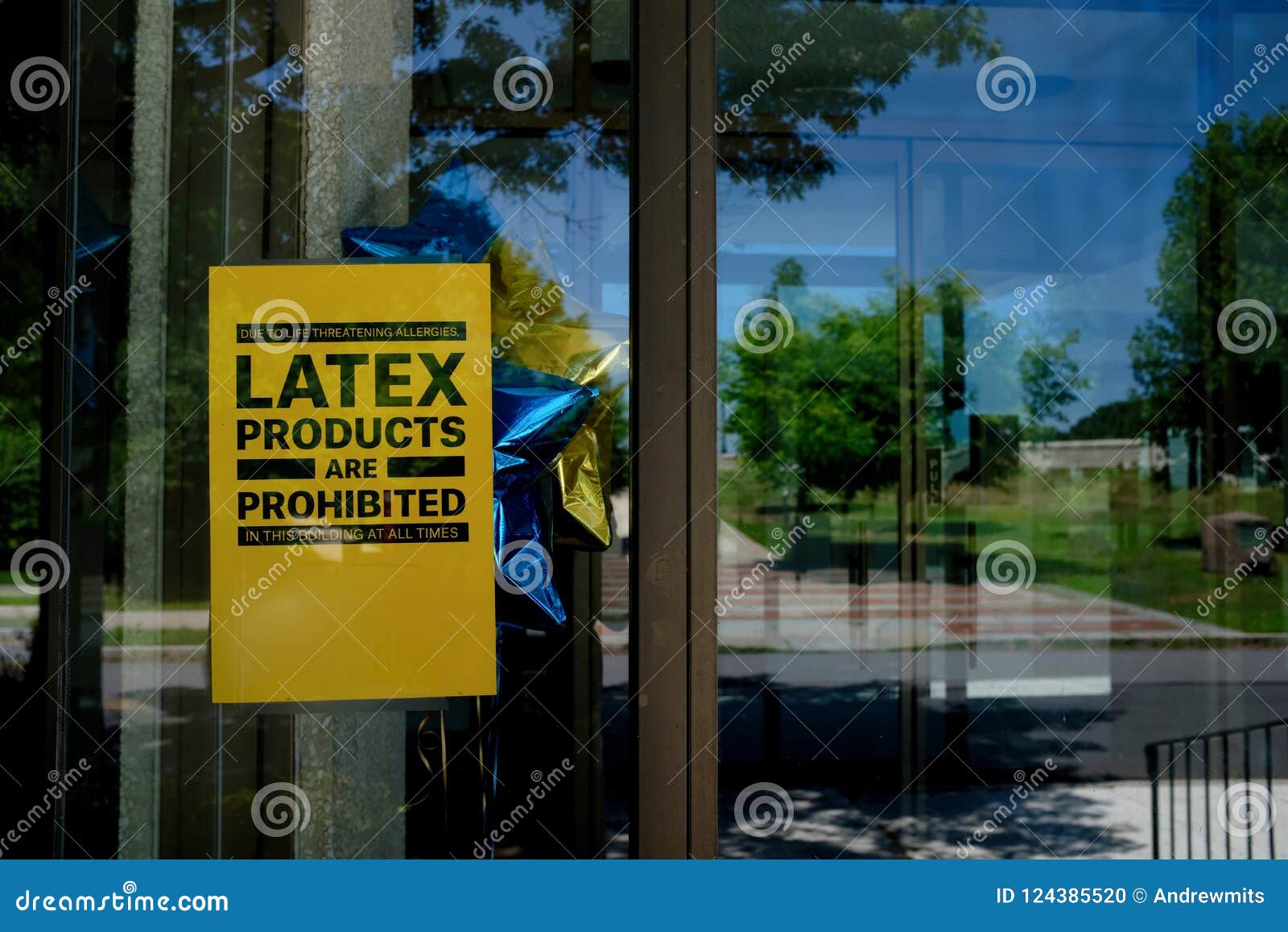 Les Produits De Latex Ont Interdit Le Risque Sanitaire Photo stock ...
