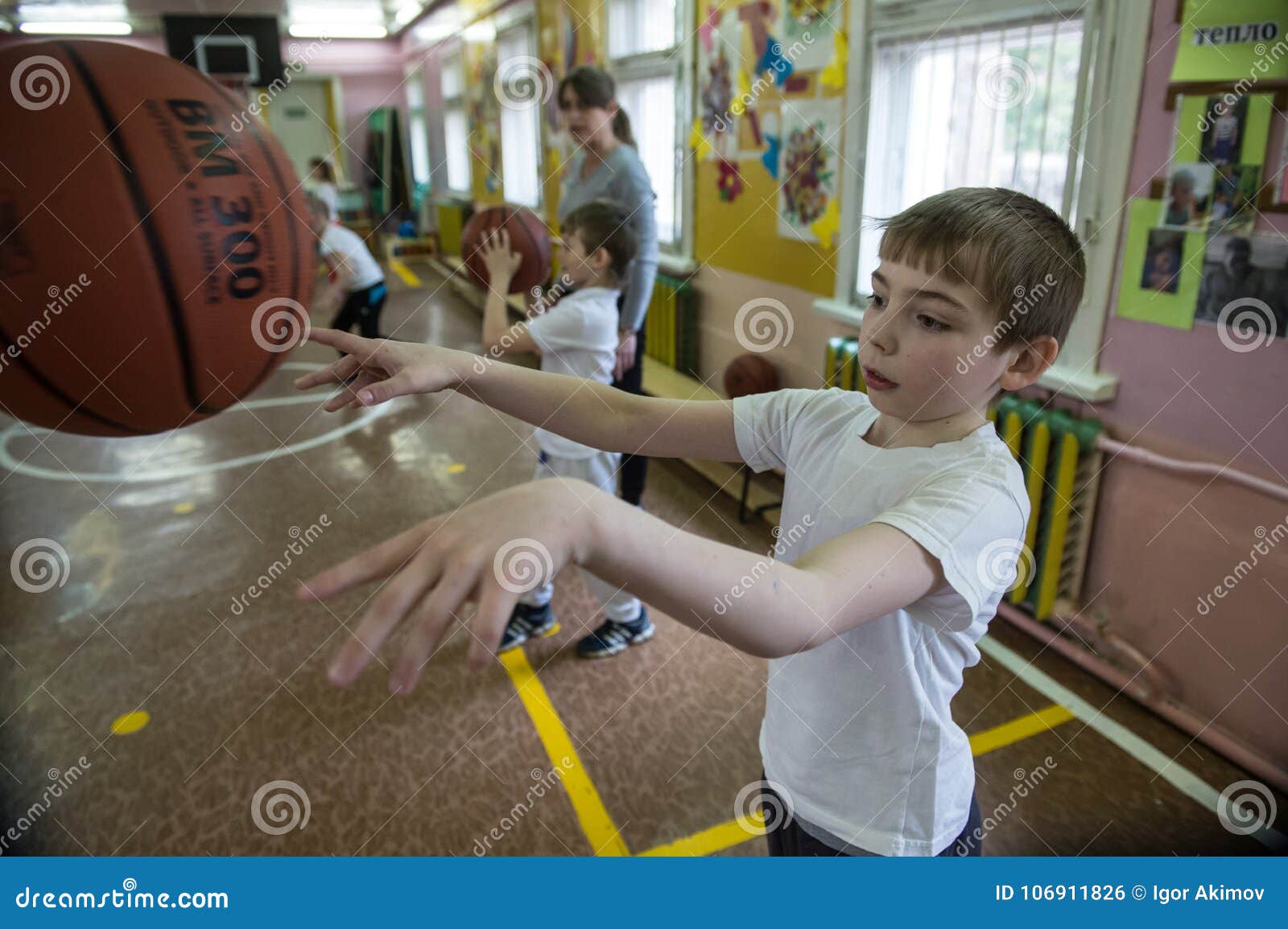 Les Van Lichamelijke Opvoeding Van Kinderen Van Elementaire Rangen ...