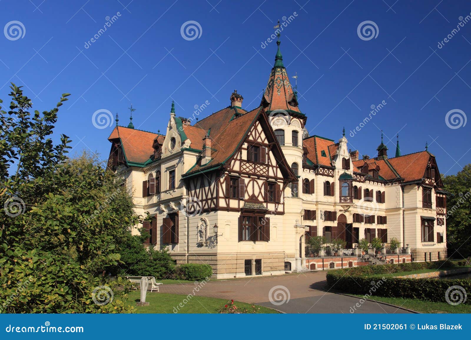 Lesna castle stock image. Image of lesna, tree, chateau - 21502061