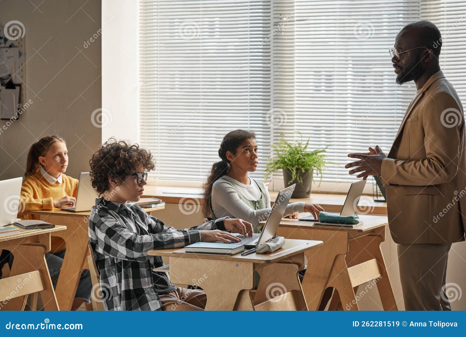 It Lesson for Children at Class Stock Image - Image of student, indoors ...