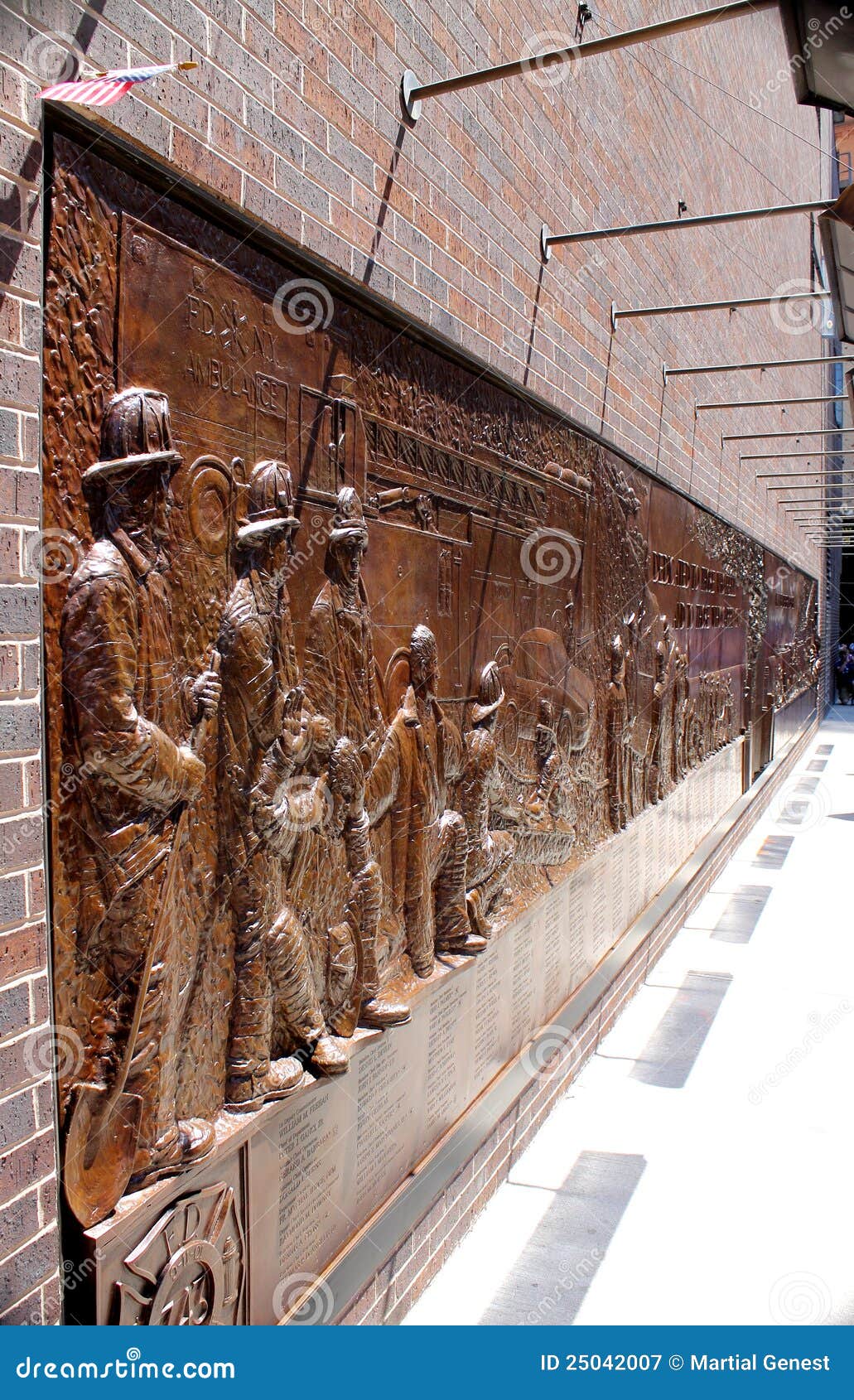 Lest we Forget 9/11 wall editorial photography. Image of manhattan ...