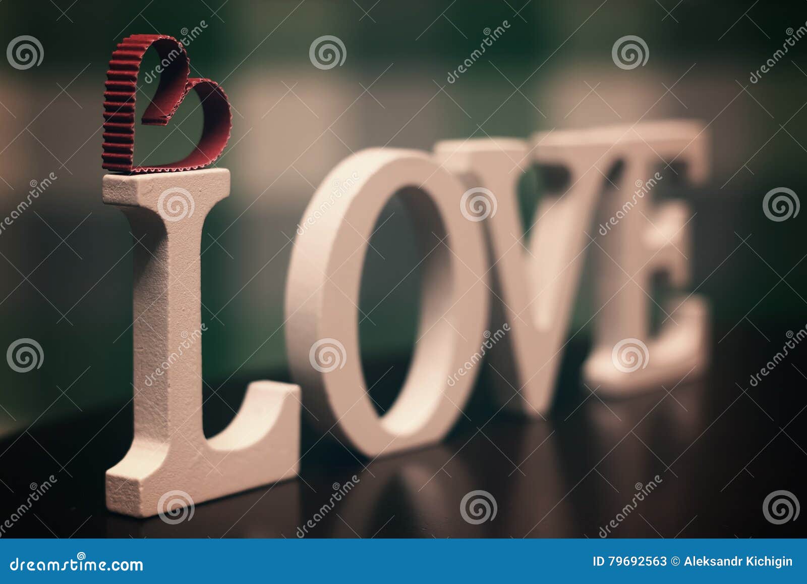 Letra Do Texto Da Forma Do Amor Imagem de Stock - Imagem de azul ...