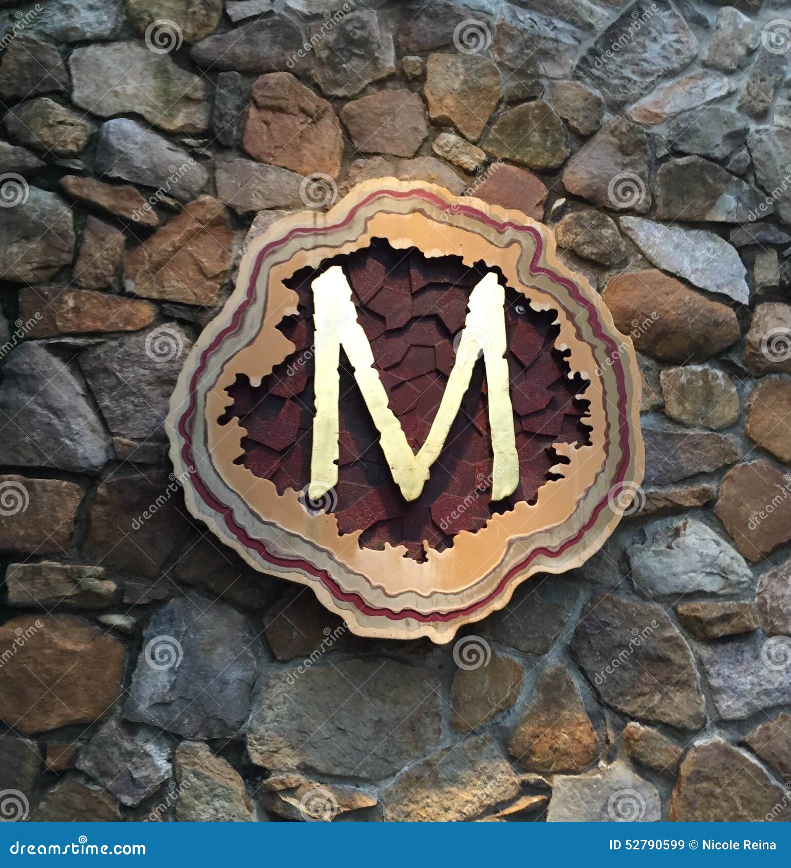 Letra inicial M imagen de archivo. Imagen de comercial - 52790599
