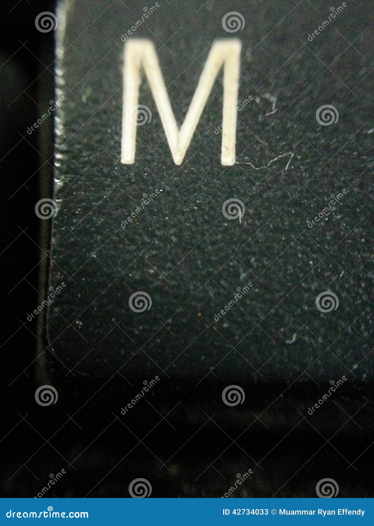 Letra M no teclado imagem de stock. Imagem de inicial - 42734033
