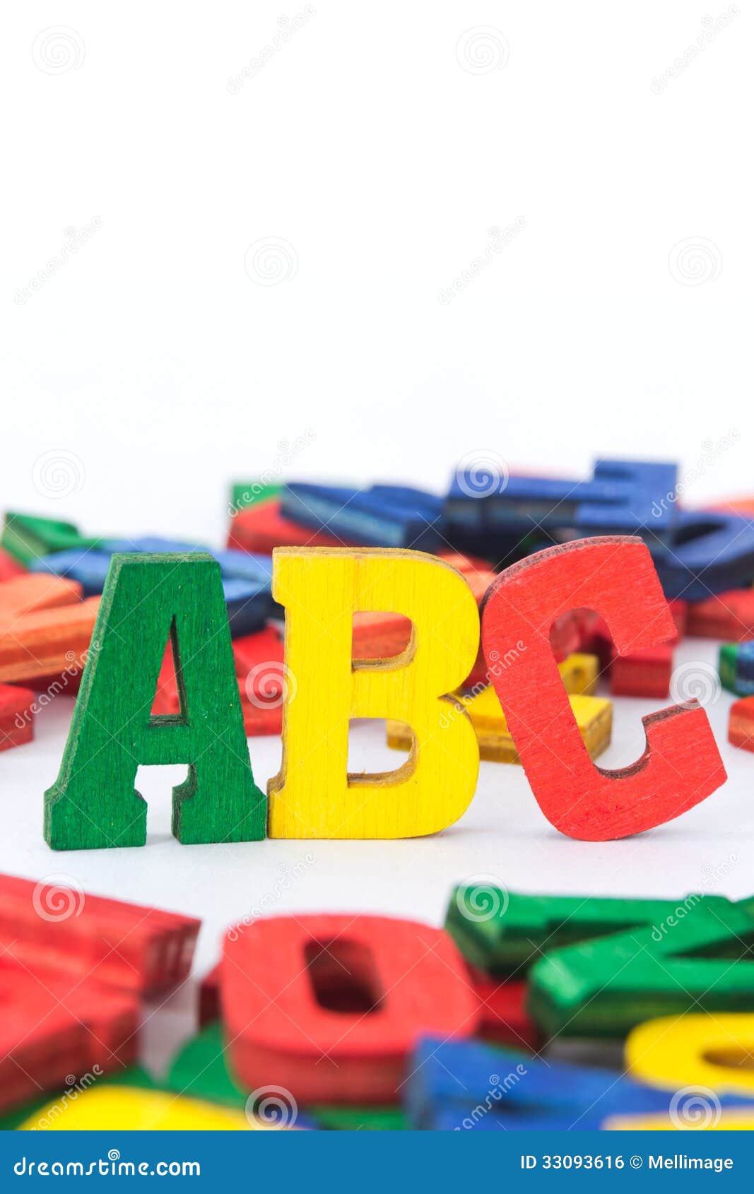 Letras: ABC II foto de archivo. Imagen de madera, blanco - 33093616