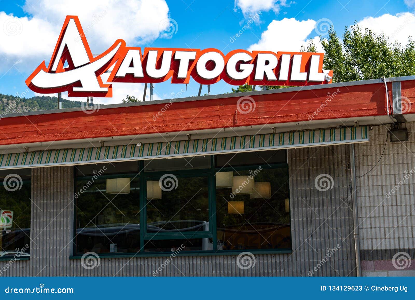 Letrero de Autogrill foto de archivo editorial. Imagen de nantes ...