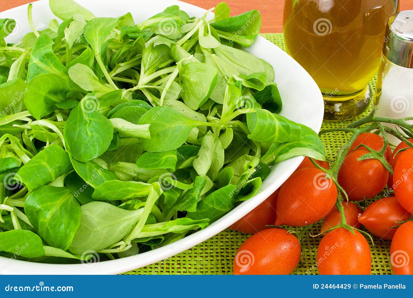 Lettuce in bowl stock image. Image of grassagallina, ingredient - 24464429