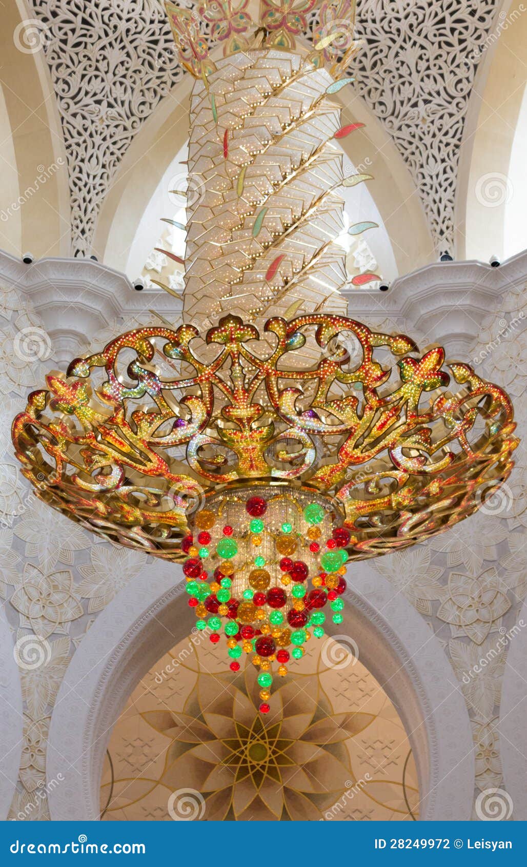 Leuchter in Scheich Zayed Grand Mosque Stockfoto - Bild von farbe ...