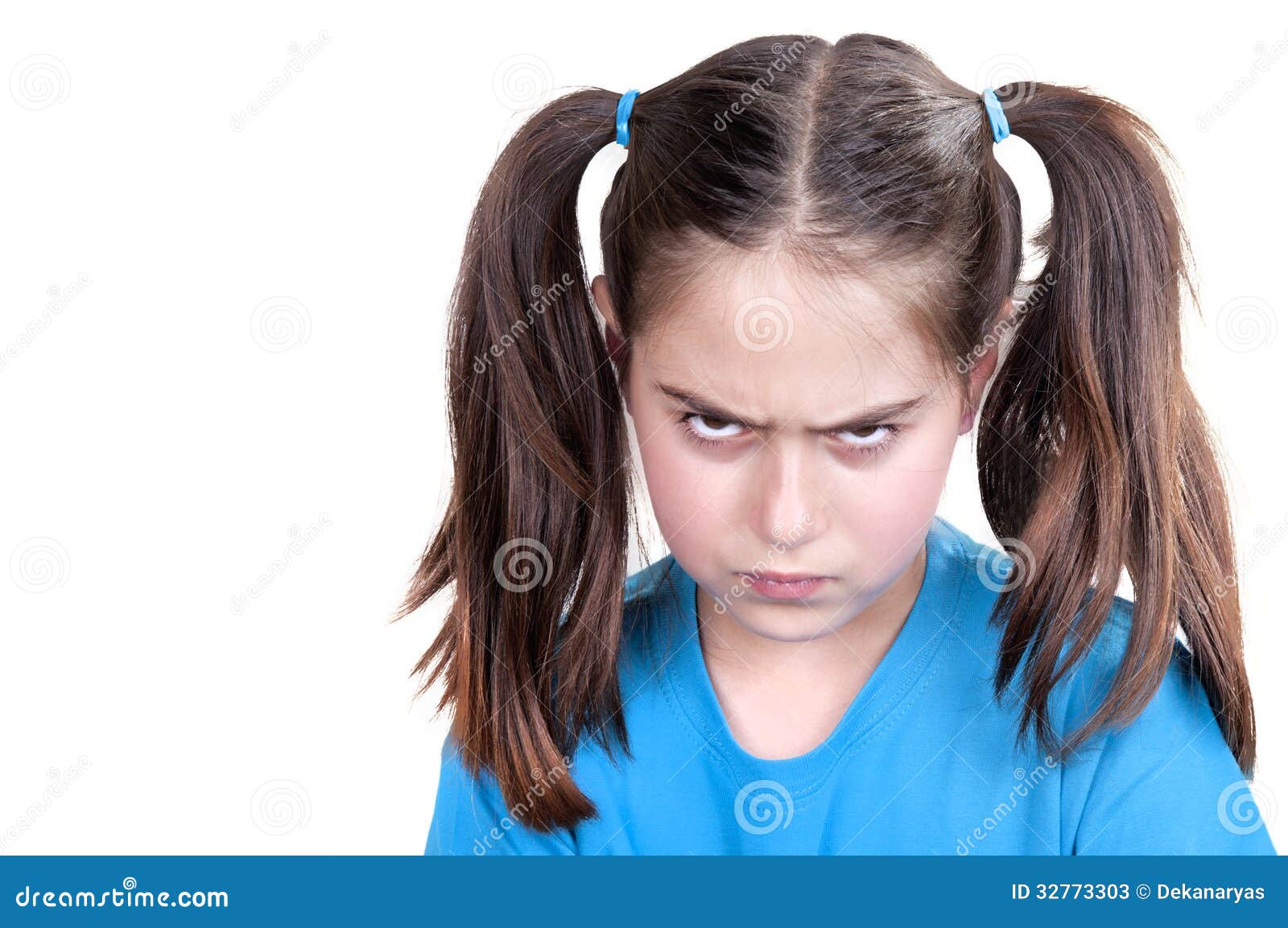 Leuk Boos Meisje Met Grappig Grimas Stock Afbeelding - Image of meisje ...