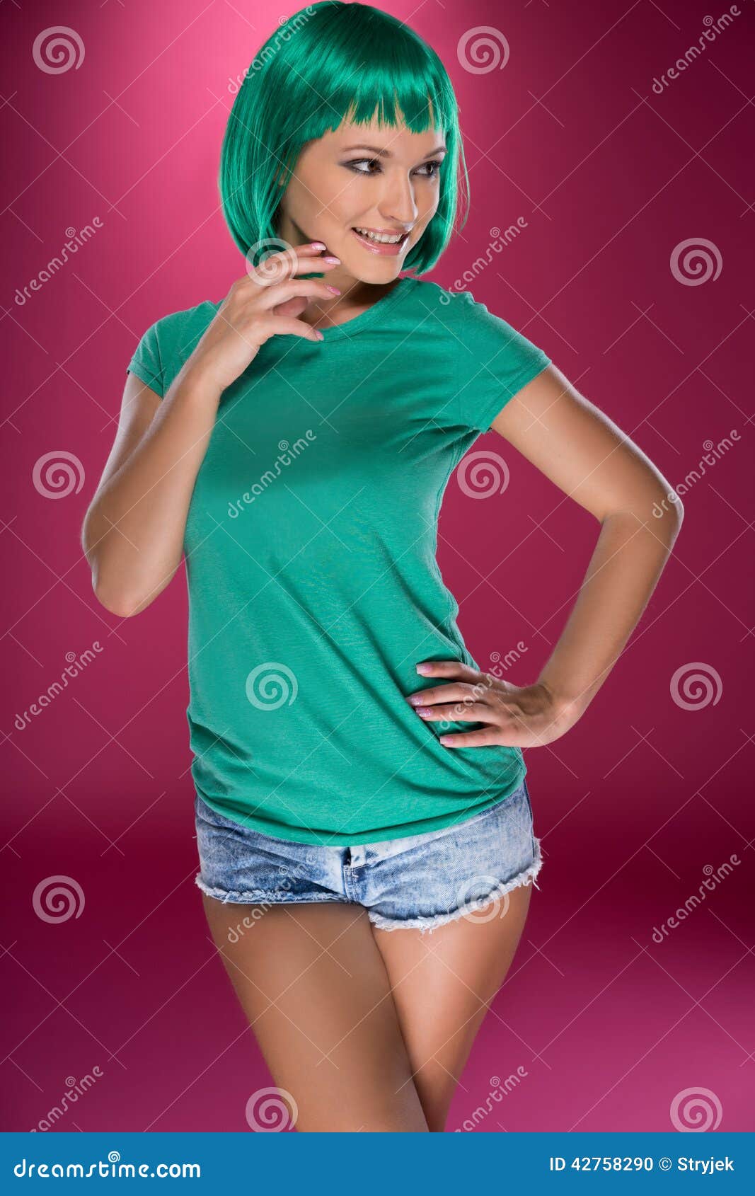 Leuke Slanke Jonge Vrouw Met Groen Haar Stock Foto - Image of ...