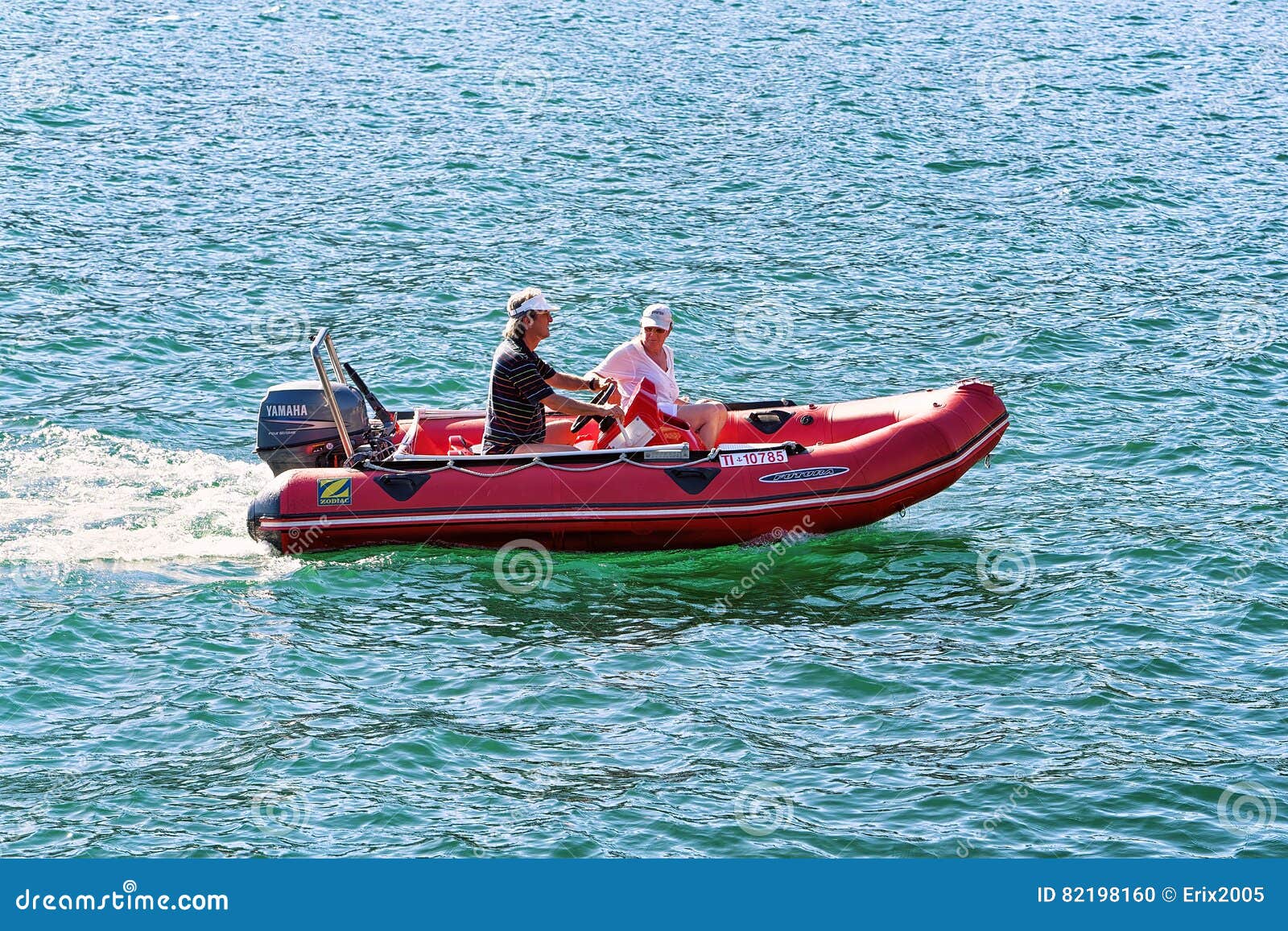 Leute Im Boot in Ascona Auf See Maggiore Redaktionelles Bild - Bild von ...