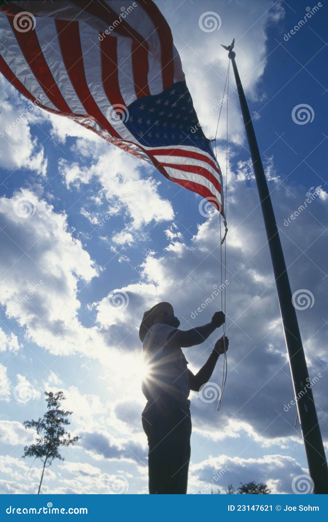 Levantando a Bandeira Americana Foto Editorial - Imagem de americana ...