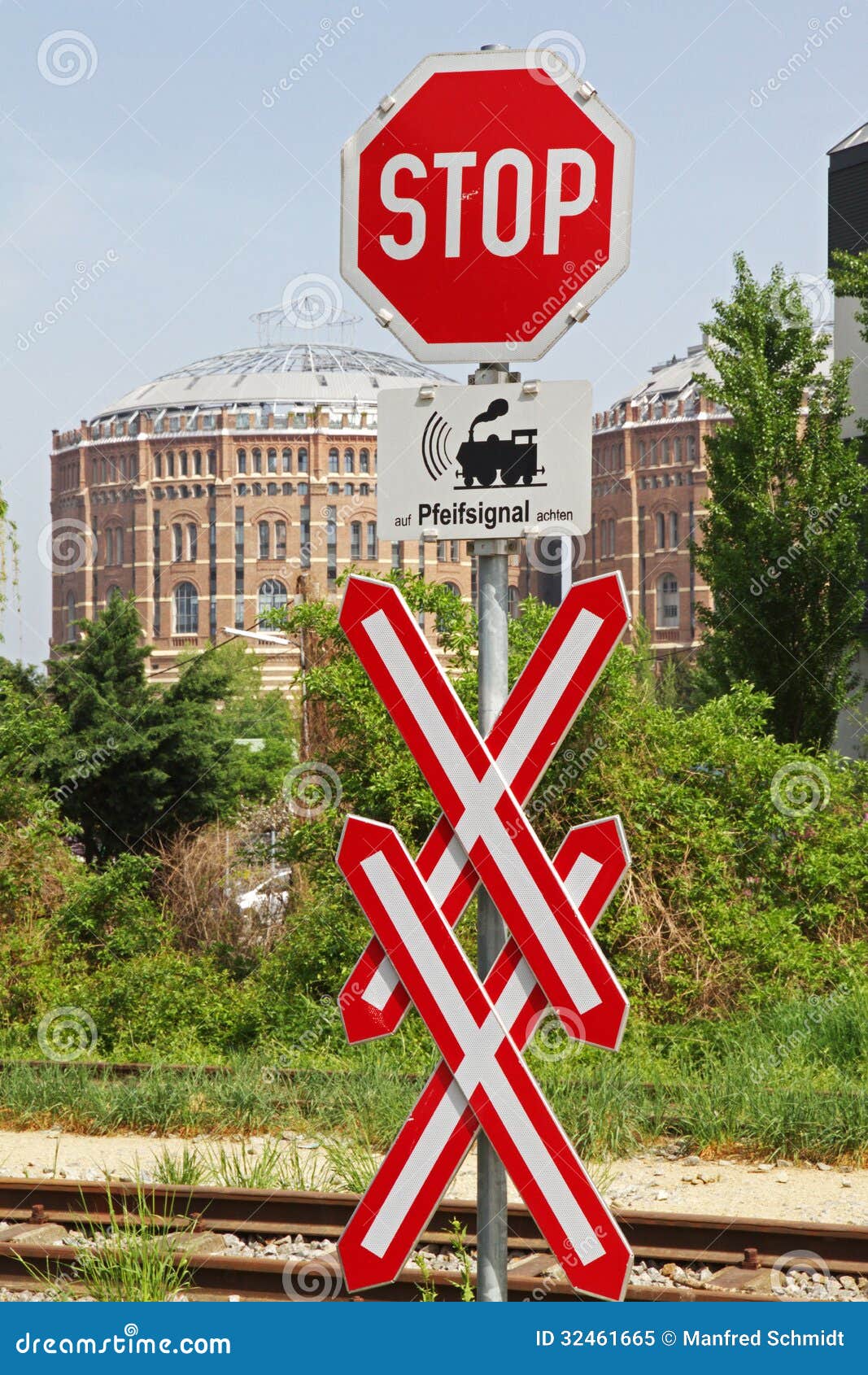 Level crossing stock image. Image of nature, danger, platform - 32461665