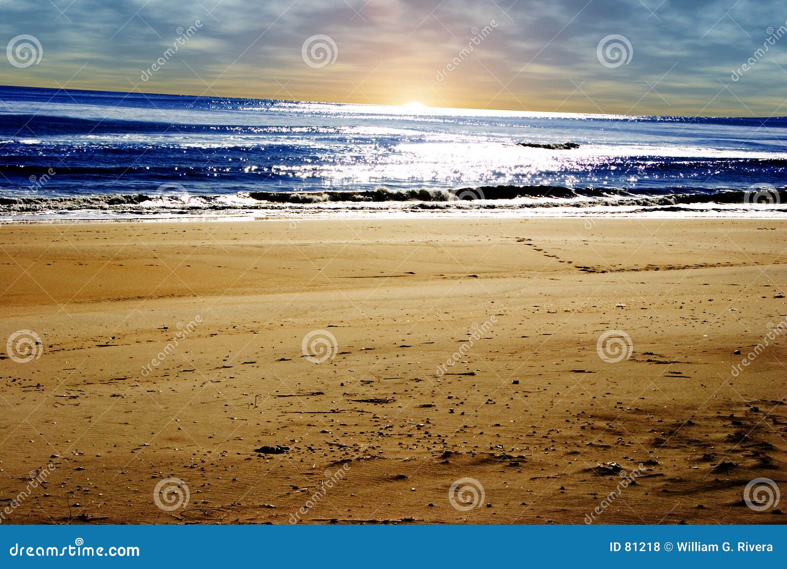 Lever De Soleil De Plage Du Long Island Photo stock - Image du océan ...